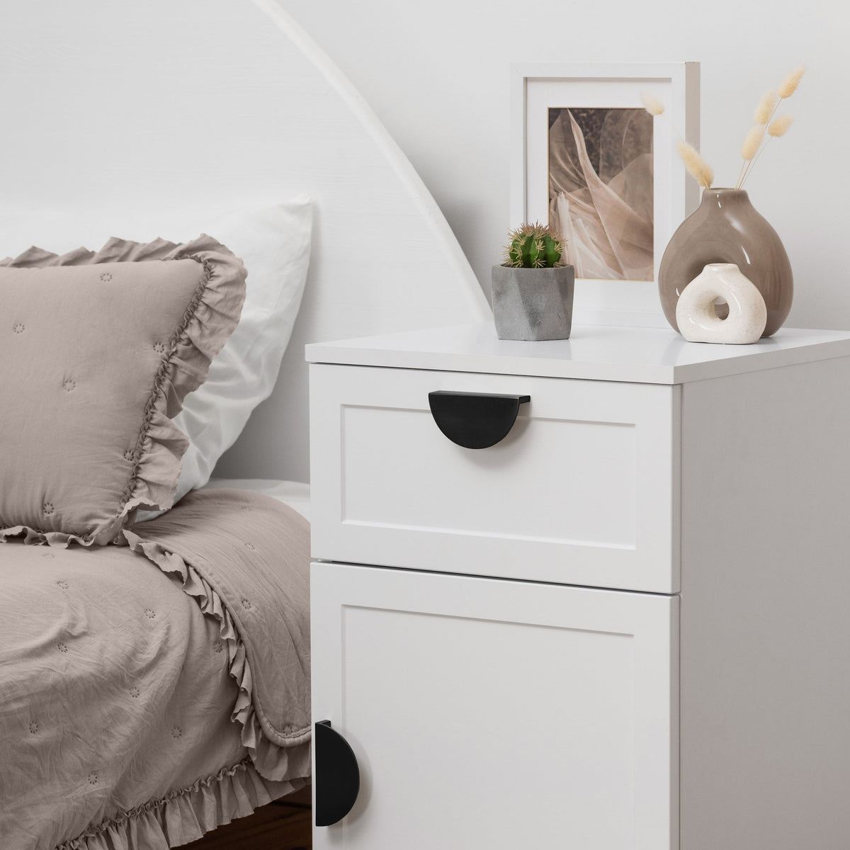 PORTO BEDSIDE TABLE - WHITE - HAMPTONS - HALF MOON BLACK – Decorly ...